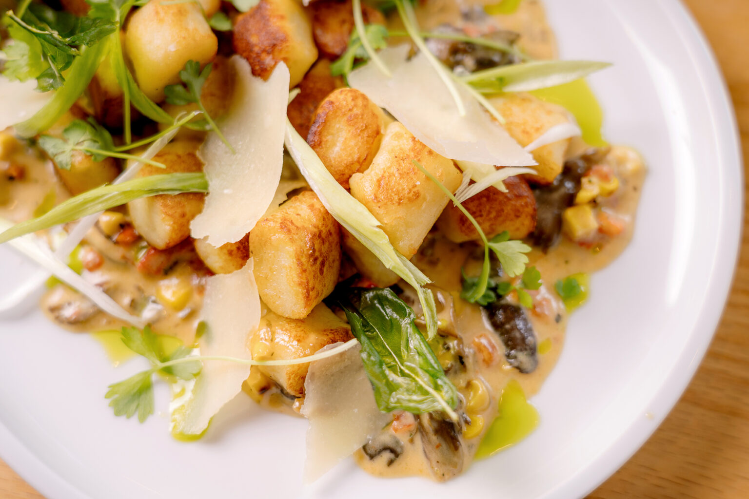 Steal the Moment | HEIST™ RESTAURANT + WINE CLUB