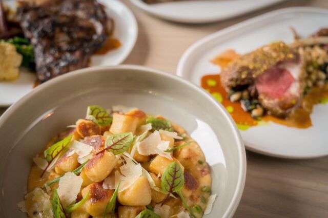 Steal the Moment | HEIST RESTAURANT + WINE CLUB