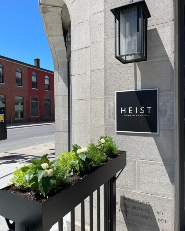 Steal the Moment | HEIST RESTAURANT + WINE CLUB